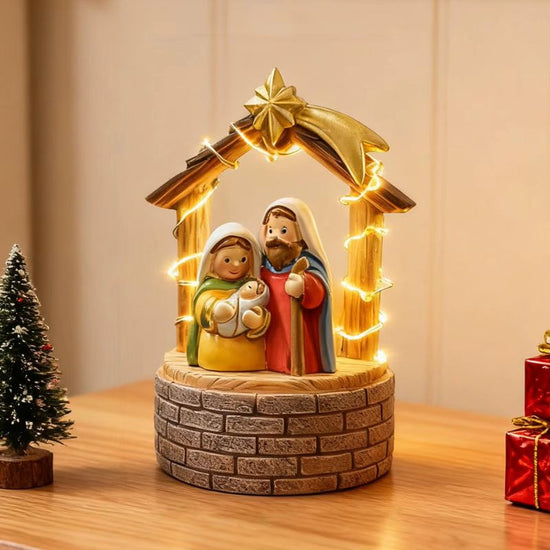 HolyScene – Dekorativ Familie Fødselsscene Statue med LED lys – Hansen ...